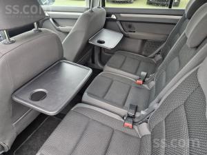 Melns Volkswagen Touran 2012 Liepāja, ar dzinēja tilpumu 1.60 L un nobraukumu 162 tūkst. km par 6200 €, foto 18 vietnē AUTOMOTO.COM.LV