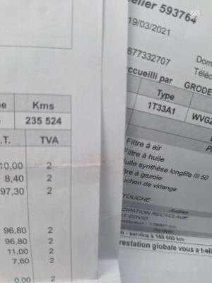 Black Volkswagen Touran 2012 in Vilnius, with an engine capacity of 1.97 L and mileage of 244 thousand km for 6650 €, photo 21 on AUTOMOTO.COM.LV