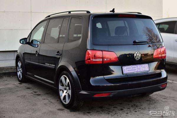 Black Volkswagen Touran 2012 in Kretinga, with an engine capacity of 2.00 L and mileage of 201 thousand km for 7250 €, photo 6 on AUTOMOTO.COM.LV