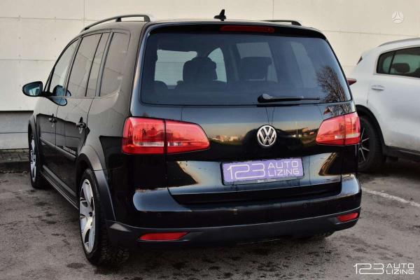 Black Volkswagen Touran 2012 in Kretinga, with an engine capacity of 2.00 L and mileage of 201 thousand km for 7250 €, photo 7 on AUTOMOTO.COM.LV