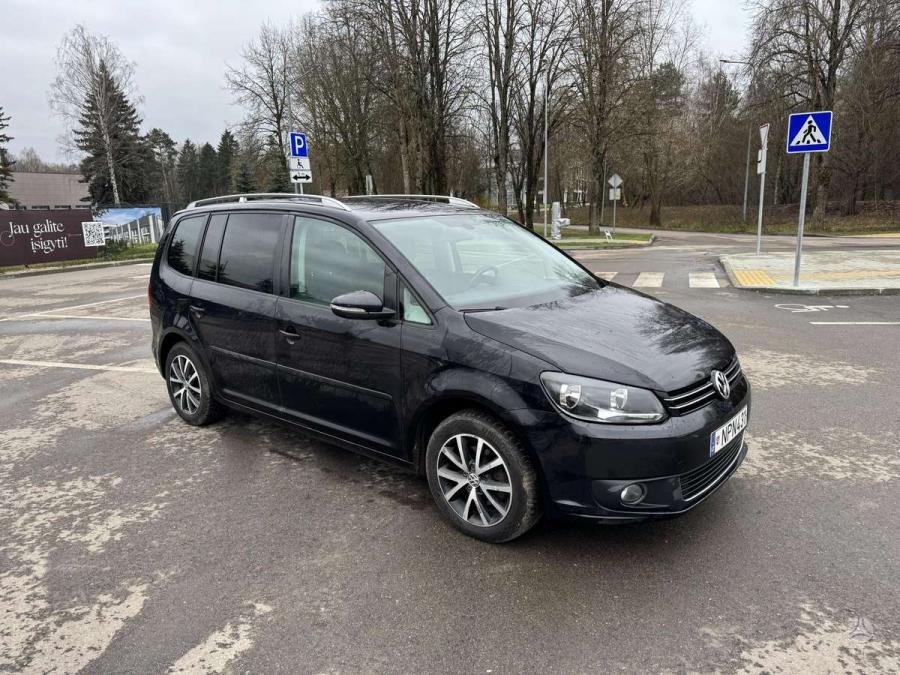Melns Volkswagen Touran 2012 Ukmergė, ar dzinēja tilpumu 1.60 L un nobraukumu 363 tūkst. km par 3800 €, foto 1 vietnē AUTOMOTO.COM.LV