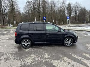 Melns Volkswagen Touran 2012 Ukmergė, ar dzinēja tilpumu 1.60 L un nobraukumu 363 tūkst. km par 3800 €, foto 5 vietnē AUTOMOTO.COM.LV