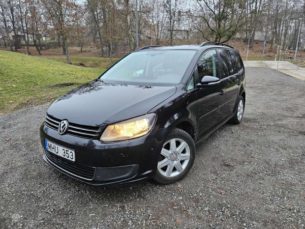 Melns Volkswagen Touran 2012 Kauņa, ar dzinēja tilpumu 1.97 L un nobraukumu 312 tūkst. km par 4200 €, foto 1 vietnē AUTOMOTO.COM.LV