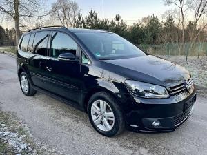 Black Volkswagen Touran 2012 in Kelme, with an engine capacity of 1.97 L and mileage of 366 thousand km for 5700 €, photo  on AUTOMOTO.COM.LV