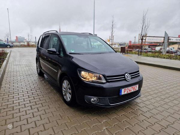 Melns Volkswagen Touran 2012 Viļņa, ar dzinēja tilpumu 1.97 L un nobraukumu 226 tūkst. km par 6599 €, foto 6 vietnē AUTOMOTO.COM.LV