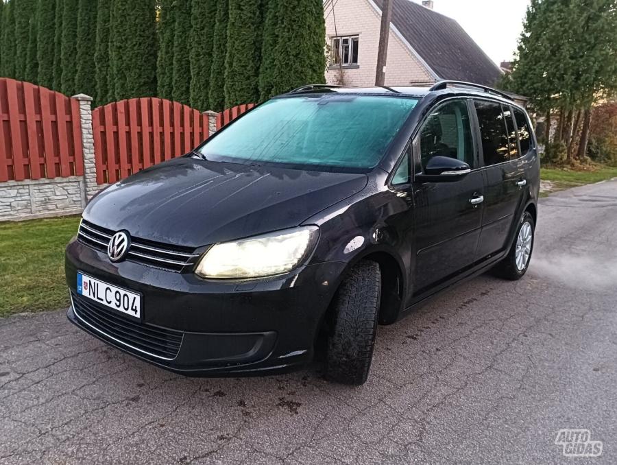 Black Volkswagen Touran 2012 in Kelme, with an engine capacity of 2.00 L and mileage of 326 thousand km for 5100 €, photo 2 on AUTOMOTO.COM.LV