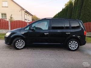 Black Volkswagen Touran 2012 in Kelme, with an engine capacity of 2.00 L and mileage of 326 thousand km for 5100 €, photo 5 on AUTOMOTO.COM.LV