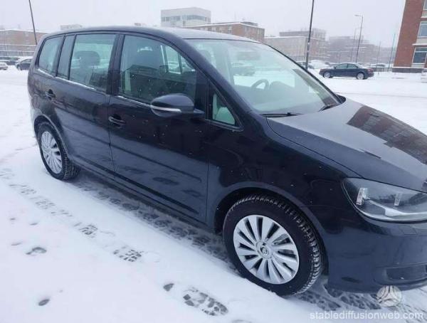 Melns Volkswagen Touran 2012 Klaipėda, ar dzinēja tilpumu 1.60 L un nobraukumu 278 tūkst. km par 4100 €, foto 2 vietnē AUTOMOTO.COM.LV