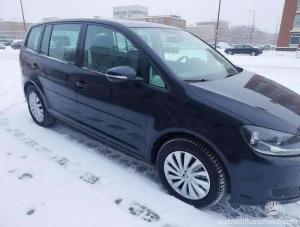Black Volkswagen Touran 2012 in Klaipeda, with an engine capacity of 1.60 L and mileage of 278 thousand km for 4100 €, photo 2 on AUTOMOTO.COM.LV