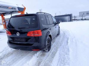 Черный Фольксваген Туран 2012 в Мариямполе, объемом двигателя 1.40 л и пробегом 207 тыс. км за 5350 €, фото 3 на AUTOMOTO.COM.LV
