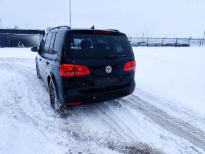 Черный Фольксваген Туран 2012 в Мариямполе, объемом двигателя 1.40 л и пробегом 207 тыс. км за 5350 €, фото 4 на AUTOMOTO.COM.LV
