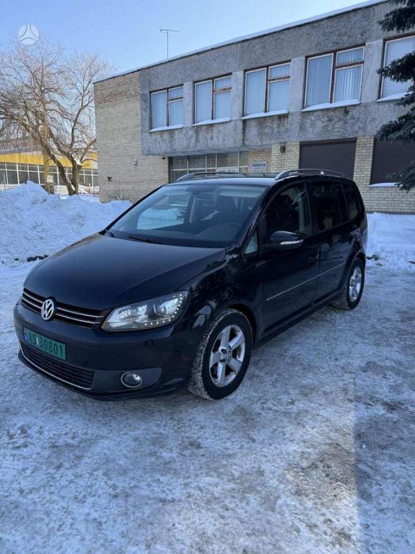 Black Volkswagen Touran 2012 in Panevezys, with an engine capacity of 2.00 L and mileage of 295 thousand km for 3800 €, photo 1 on AUTOMOTO.COM.LV