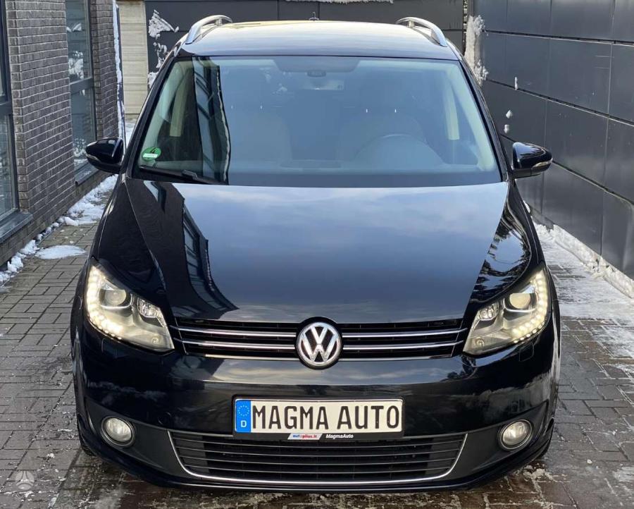 Black Volkswagen Touran 2012 in Marijampole, with an engine capacity of 1.97 L and mileage of 296 thousand km for 6750 €, photo 3 on AUTOMOTO.COM.LV