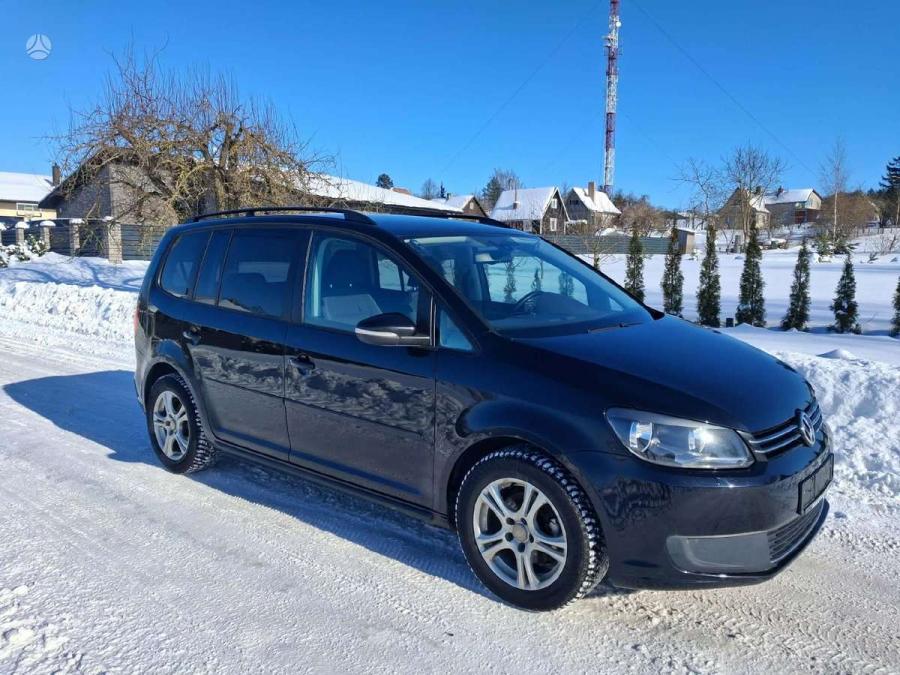 Black Volkswagen Touran 2012 in Raseiniai, with an engine capacity of 1.60 L and mileage of 260 thousand km for 4300 €, photo 13 on AUTOMOTO.COM.LV