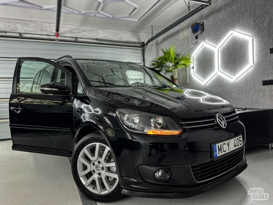 Melns Volkswagen Touran 2012 Kauņa, ar dzinēja tilpumu 2.00 L un nobraukumu 314 tūkst. km par 5350 €, foto 16 vietnē AUTOMOTO.COM.LV