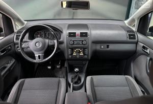Melns Volkswagen Touran 2012 Kauņa, ar dzinēja tilpumu 2.00 L un nobraukumu 314 tūkst. km par 5350 €, foto 24 vietnē AUTOMOTO.COM.LV