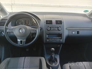 Black Volkswagen Touran 2012 in Riga, with an engine capacity of 2.00 L and mileage of 183 thousand km for 6780 €, photo 15 on AUTOMOTO.COM.LV
