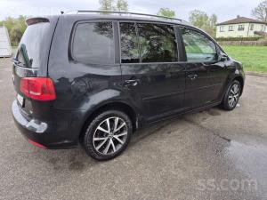 Черный Фольксваген Туран 2012 в Юрмала, объемом двигателя 1.60 л и пробегом 237 тыс. км за 3700 €, фото 5 на AUTOMOTO.COM.LV