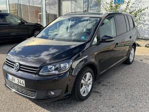 Melns Volkswagen Touran 2012 Kauņa, ar dzinēja tilpumu 2.00 L un nobraukumu 284 tūkst. km par 6800 €, foto  vietnē AUTOMOTO.COM.LV
