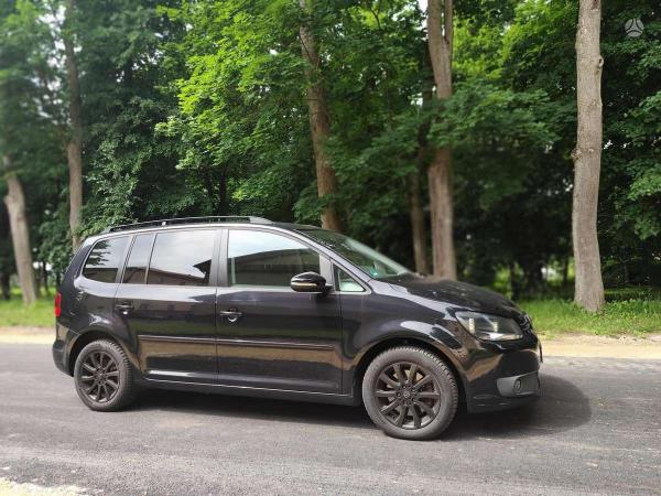 Melns Volkswagen Touran 2012 Marijampole, ar dzinēja tilpumu 1.40 L un nobraukumu 207 tūkst. km par 4750 €, foto 2 vietnē AUTOMOTO.COM.LV