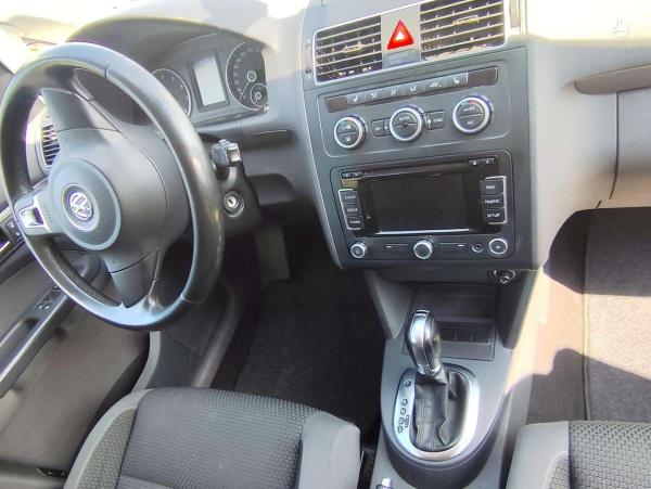 Melns Volkswagen Touran 2012 Marijampole, ar dzinēja tilpumu 1.40 L un nobraukumu 207 tūkst. km par 4750 €, foto 7 vietnē AUTOMOTO.COM.LV