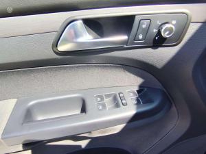 Black Volkswagen Touran 2012 in Marijampole, with an engine capacity of 1.40 L and mileage of 207 thousand km for 4750 €, photo 9 on AUTOMOTO.COM.LV