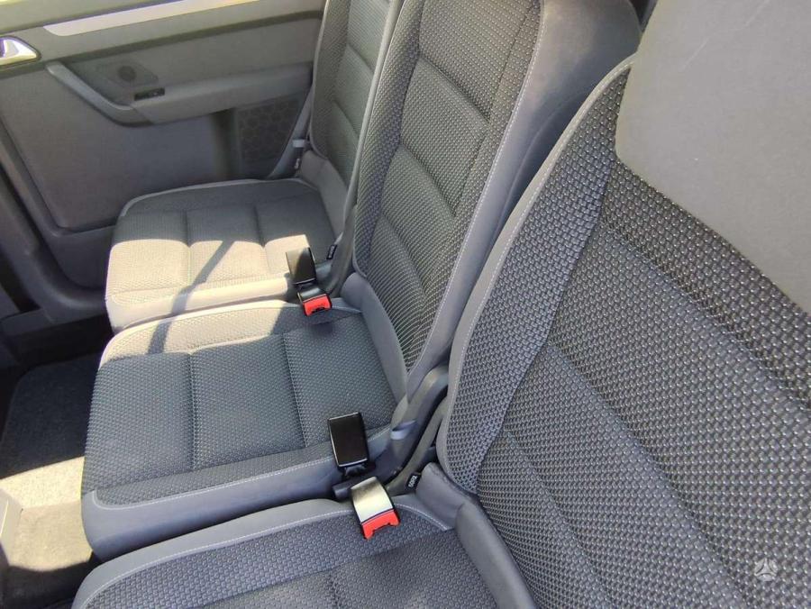 Black Volkswagen Touran 2012 in Marijampole, with an engine capacity of 1.40 L and mileage of 207 thousand km for 4750 €, photo 10 on AUTOMOTO.COM.LV