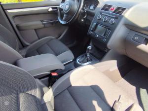 Black Volkswagen Touran 2012 in Marijampole, with an engine capacity of 1.40 L and mileage of 207 thousand km for 4750 €, photo 14 on AUTOMOTO.COM.LV