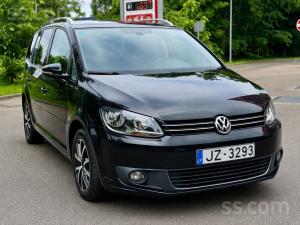 Black Volkswagen Touran 2012 in Riga, with an engine capacity of 1.60 L and mileage of 238 thousand km for 5500 €, photo  on AUTOMOTO.COM.LV