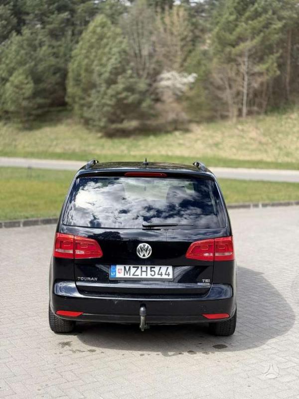 Melns Volkswagen Touran 2012 Viļņa, ar dzinēja tilpumu 0.00 L un nobraukumu 205 tūkst. km par 2500 €, foto 7 vietnē AUTOMOTO.COM.LV