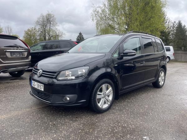 Melns Volkswagen Touran 2012 Rīga, ar dzinēja tilpumu 1.60 L un nobraukumu 393 tūkst. km par 6290 €, foto 1 vietnē AUTOMOTO.COM.LV