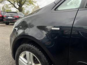 Melns Volkswagen Touran 2012 Rīga, ar dzinēja tilpumu 1.60 L un nobraukumu 393 tūkst. km par 6290 €, foto 8 vietnē AUTOMOTO.COM.LV