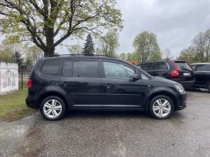 Melns Volkswagen Touran 2012 Rīga, ar dzinēja tilpumu 1.60 L un nobraukumu 393 tūkst. km par 6290 €, foto 10 vietnē AUTOMOTO.COM.LV