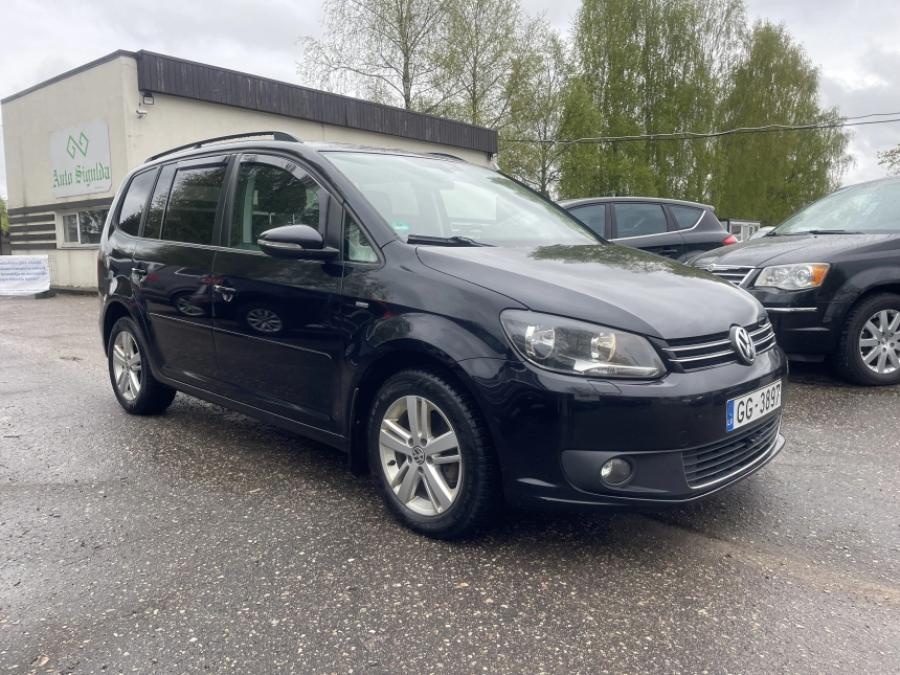 Melns Volkswagen Touran 2012 Rīga, ar dzinēja tilpumu 1.60 L un nobraukumu 393 tūkst. km par 6290 €, foto 14 vietnē AUTOMOTO.COM.LV