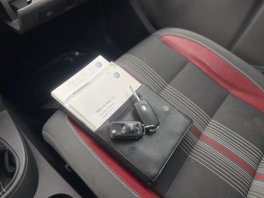 Melns Volkswagen Touran 2012 Rīga, ar dzinēja tilpumu 1.60 L un nobraukumu 393 tūkst. km par 6290 €, foto 19 vietnē AUTOMOTO.COM.LV