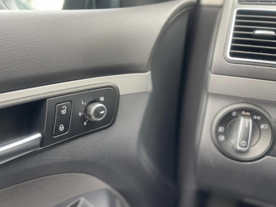 Melns Volkswagen Touran 2012 Rīga, ar dzinēja tilpumu 1.60 L un nobraukumu 393 tūkst. km par 6290 €, foto 20 vietnē AUTOMOTO.COM.LV