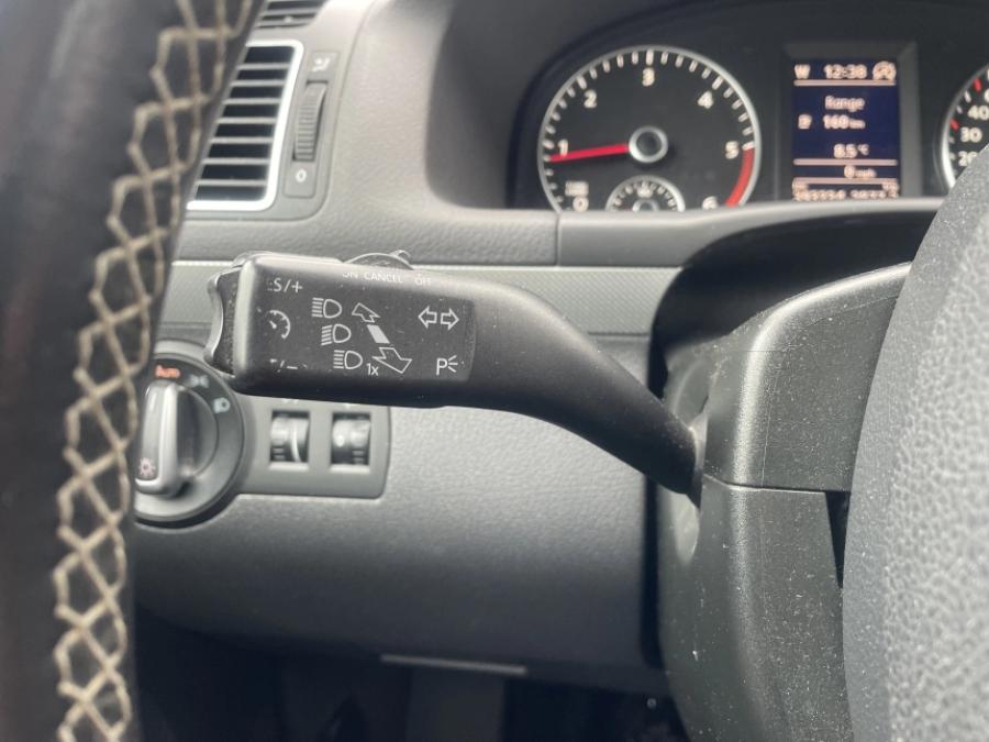 Melns Volkswagen Touran 2012 Rīga, ar dzinēja tilpumu 1.60 L un nobraukumu 393 tūkst. km par 6290 €, foto 21 vietnē AUTOMOTO.COM.LV