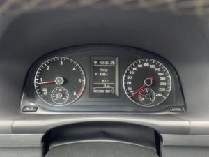 Melns Volkswagen Touran 2012 Rīga, ar dzinēja tilpumu 1.60 L un nobraukumu 393 tūkst. km par 6290 €, foto 22 vietnē AUTOMOTO.COM.LV