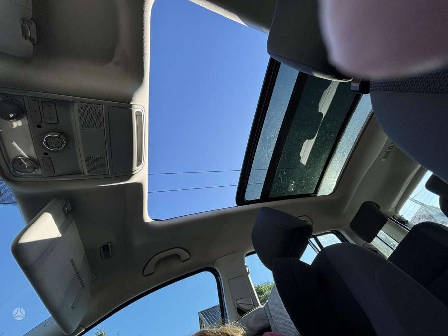 Melns Volkswagen Touran 2012 Kauņa, ar dzinēja tilpumu 1.60 L un nobraukumu 246 tūkst. km par 5400 €, foto 3 vietnē AUTOMOTO.COM.LV