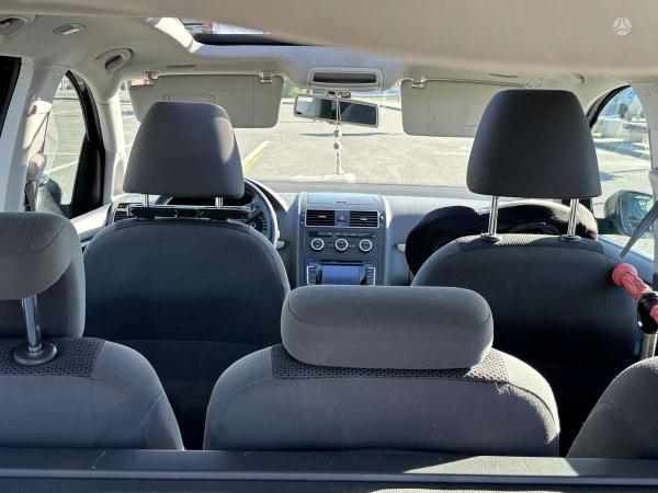 Black Volkswagen Touran 2012 in Kaunas, with an engine capacity of 1.60 L and mileage of 246 thousand km for 5400 €, photo 10 on AUTOMOTO.COM.LV