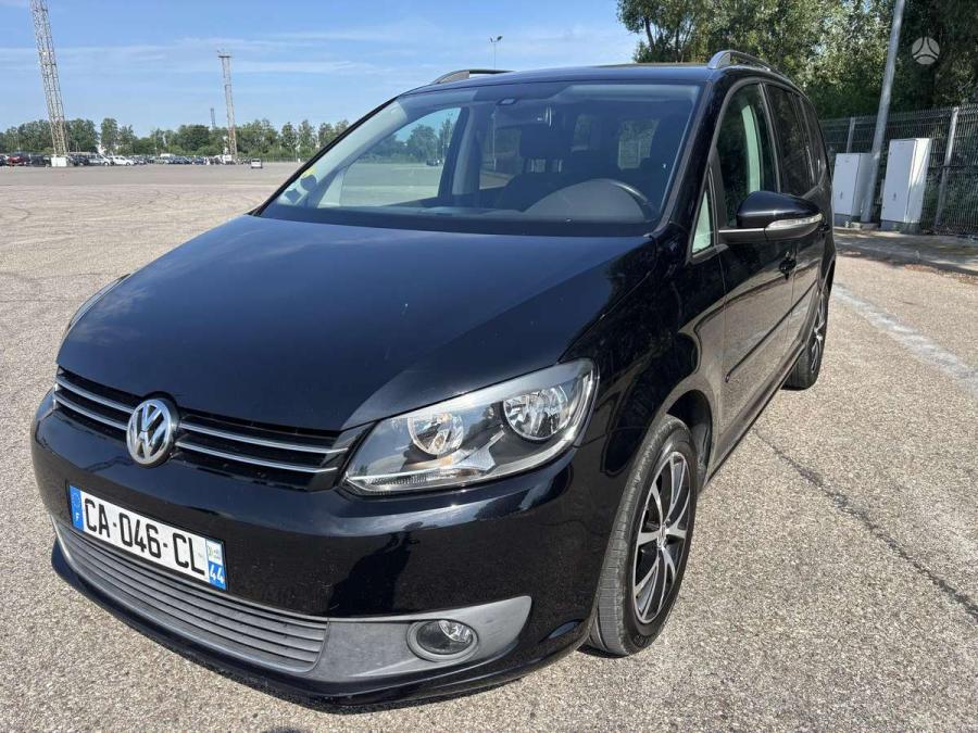 Melns Volkswagen Touran 2012 Marijampole, ar dzinēja tilpumu 1.60 L un nobraukumu 218 tūkst. km par 5500 €, foto 3 vietnē AUTOMOTO.COM.LV