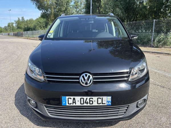 Black Volkswagen Touran 2012 in Marijampole, with an engine capacity of 1.60 L and mileage of 218 thousand km for 5500 €, photo 3 on AUTOMOTO.COM.LV