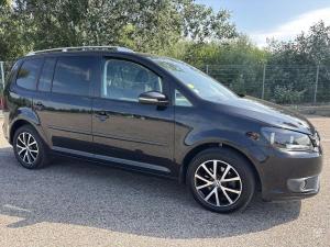 Melns Volkswagen Touran 2012 Marijampole, ar dzinēja tilpumu 1.60 L un nobraukumu 218 tūkst. km par 5500 €, foto 5 vietnē AUTOMOTO.COM.LV