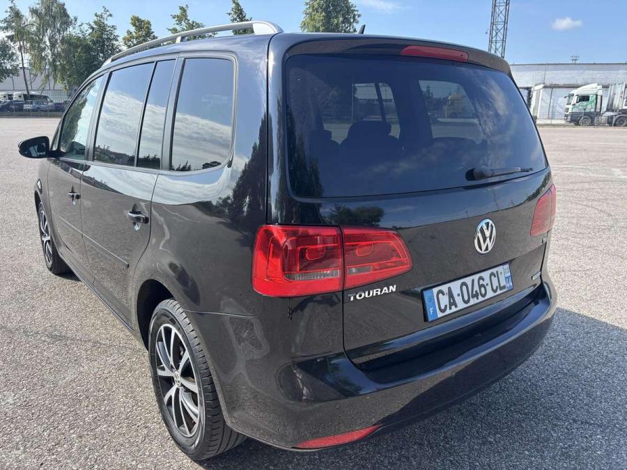 Melns Volkswagen Touran 2012 Marijampole, ar dzinēja tilpumu 1.60 L un nobraukumu 218 tūkst. km par 5500 €, foto 9 vietnē AUTOMOTO.COM.LV