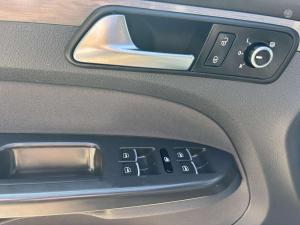 Melns Volkswagen Touran 2012 Marijampole, ar dzinēja tilpumu 1.60 L un nobraukumu 218 tūkst. km par 5500 €, foto 13 vietnē AUTOMOTO.COM.LV