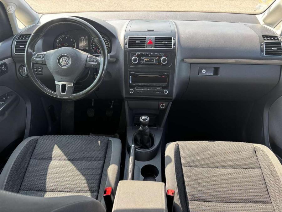 Melns Volkswagen Touran 2012 Marijampole, ar dzinēja tilpumu 1.60 L un nobraukumu 218 tūkst. km par 5500 €, foto 15 vietnē AUTOMOTO.COM.LV