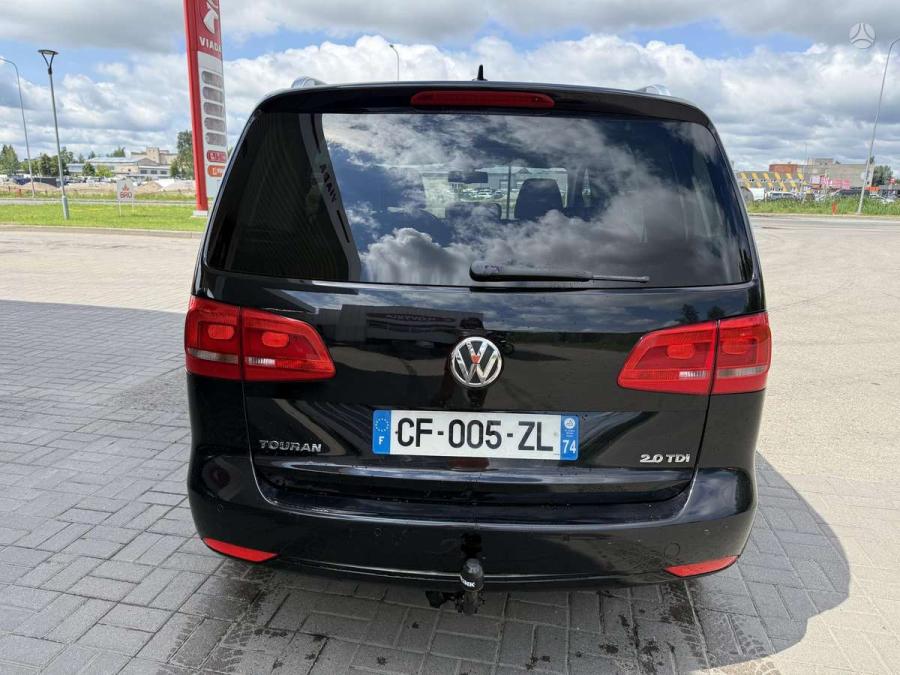 Melns Volkswagen Touran 2012 Tauragė, ar dzinēja tilpumu 1.97 L un nobraukumu 227 tūkst. km par 6500 €, foto 6 vietnē AUTOMOTO.COM.LV
