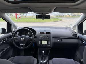Melns Volkswagen Touran 2012 Tauragė, ar dzinēja tilpumu 1.97 L un nobraukumu 227 tūkst. km par 6500 €, foto 14 vietnē AUTOMOTO.COM.LV