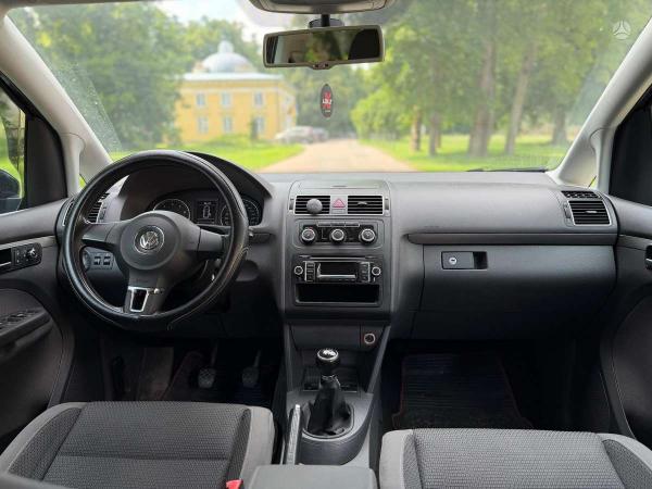 Black Volkswagen Touran 2012 in Vilnius, with an engine capacity of 0.00 L and mileage of 205 thousand km for 2800 €, photo 10 on AUTOMOTO.COM.LV