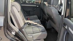 Black Volkswagen Touran 2012 in Marijampole, with an engine capacity of 1.97 L and mileage of 246 thousand km for 6000 €, photo 18 on AUTOMOTO.COM.LV